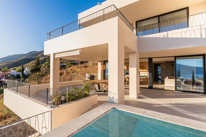 Casa Ambar Iluxury Lake View Villa | Pool + Design - Mexico