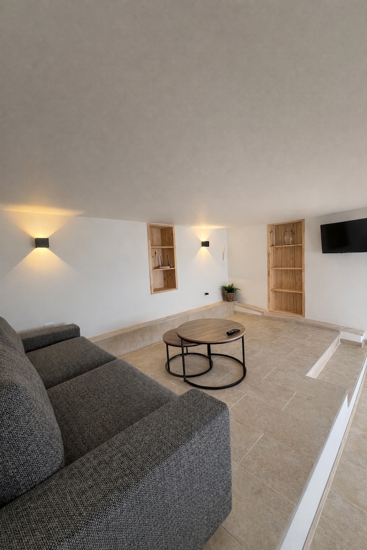 Appartement Vue Mer Et Piscine - Plage de l'Almanarre