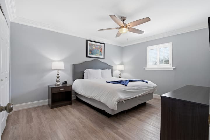 Frenchmen St 2br W/ Pool & Private Entrance - New Orleans, LA