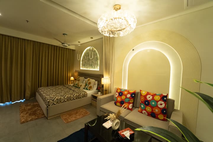 Luxury Studio With Balcony & City View | Noida | - Noida