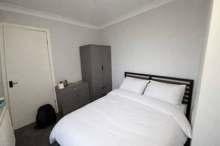 Bright Double Room With Lovely View - Sherwood Forest