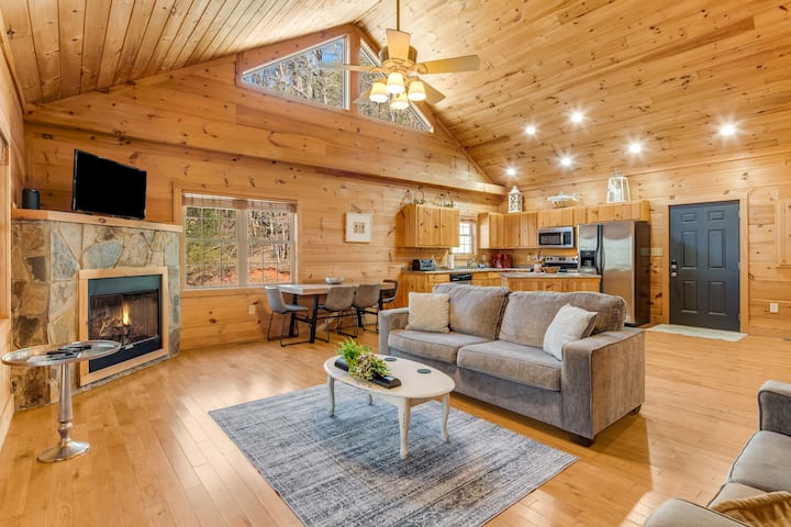 New-pet Friendly-babbling Brook-private Lake-grill - Lake Lure, NC