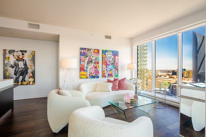 Designer 2br 2ba Luxury Residence In Downtown Mtl - Montreal
