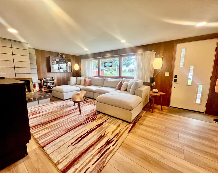 7th & Sea | Olympic Mid-century Scenic Getaway - Port Angeles, WA