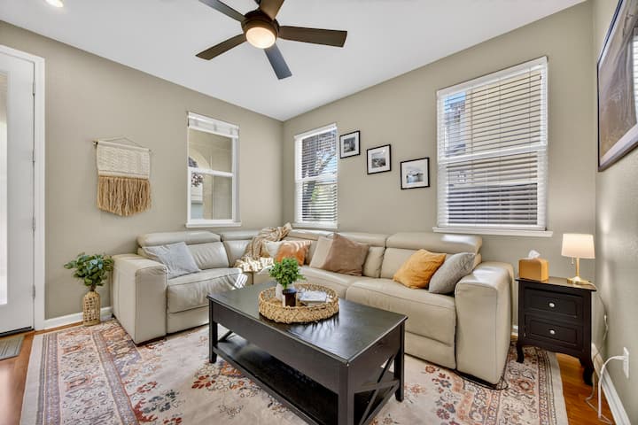 Beautiful Sacramento Home-near Airport, Downtown! - Sacramento, CA