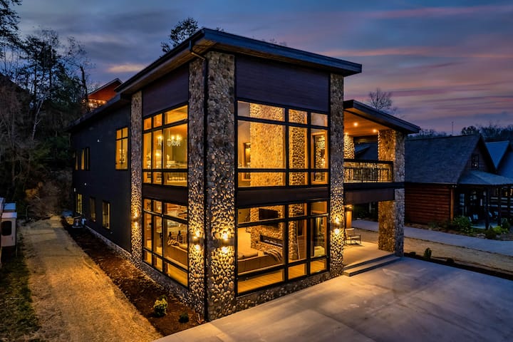 The Majestic | Ultra Luxe Riverfront | Downtown - Pigeon Forge, TN