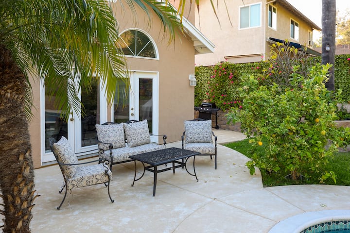 Luxe Loft Retreat – Patio, High Ceilings & Parking - Lake Murray - San Diego