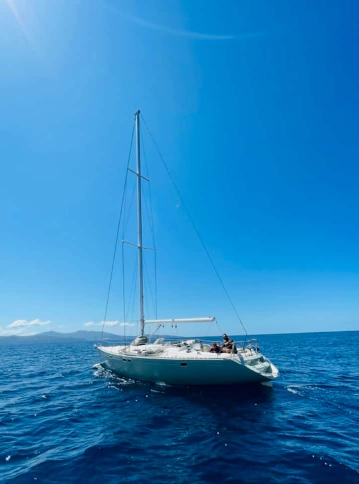 Atypique… Cabine Sur Voilier Au Mouillage - Cargèse