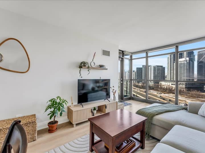 Bright 1br Walk To Lake, Downtown & Fifa - Toronto