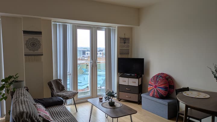 Central Ap With Balcony - By Maris Accommodations! - Derby, UK