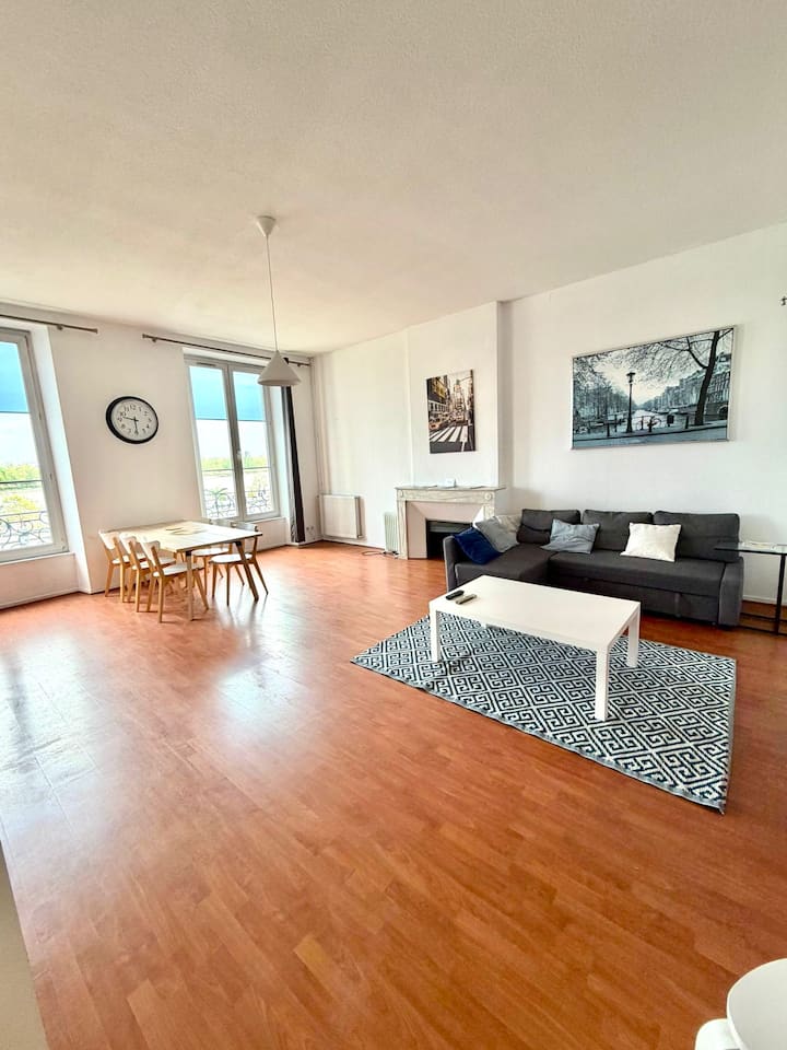 Grand Appartement Spacieux Et Lumineux Avec Vue - Floirac