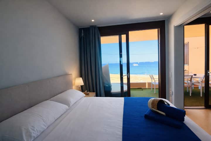 Playa D’en Bossa Beach, Sea View Apartment - Ibiza