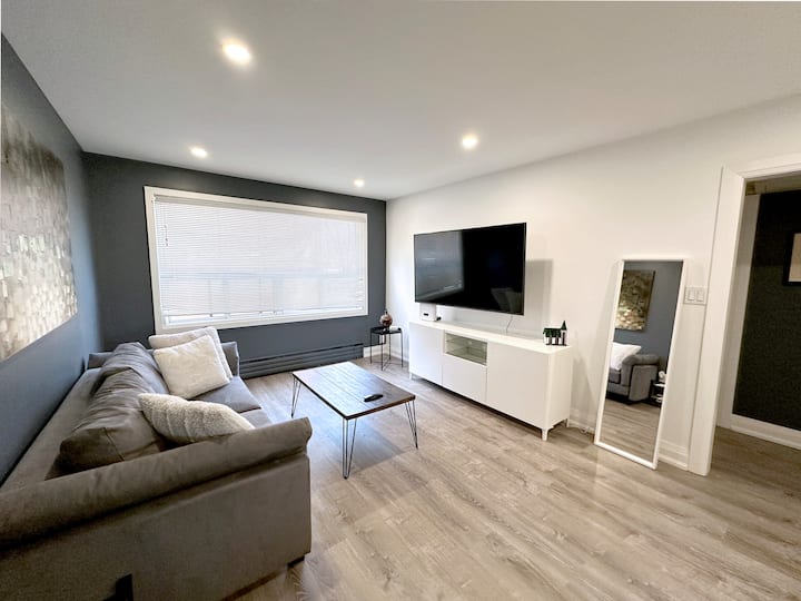 Pet-friendly Mimico Toronto · Go Train · Fifa 2026 - Toronto, ON