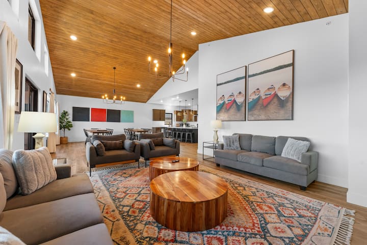 Lake View~hot Tub, Arcade, Pool, 1mi To Silverdc - États-Unis