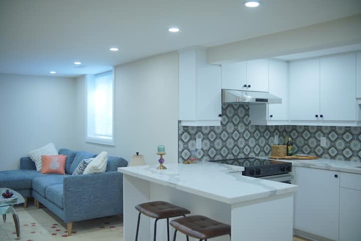 Luxury 2br Apt• Ensuite Baths •Walk To Trails - Vaughan