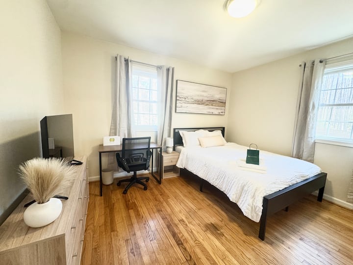 The Dove - A Cozy Stay In Fairfax | Gmu & Shops - Fairfax, VA