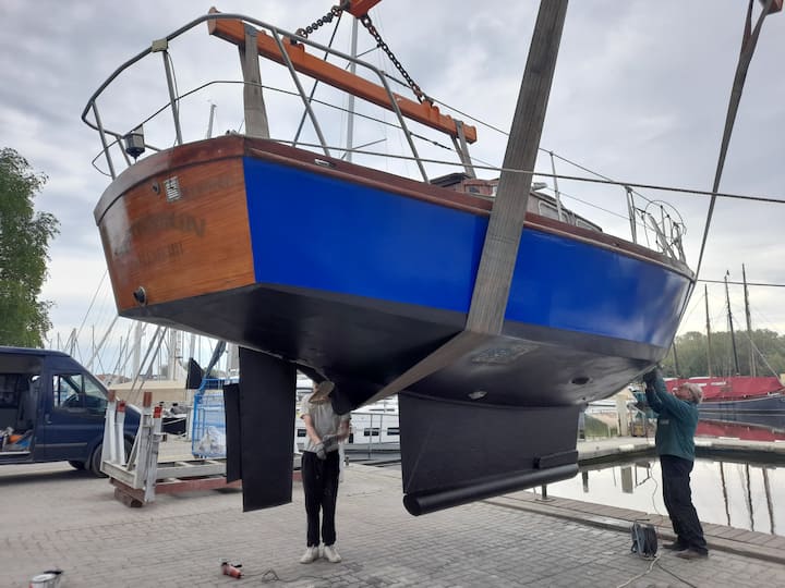 Schönes Rustikales Holzsegelboot Im Stadthafen - Greifswald