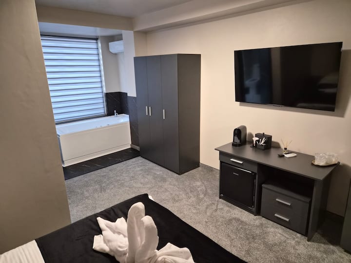 Apartament 2 - Jacuzzi - Târgu Jiu