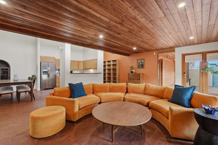 Quaker Heights Blue Cedar Haven - Albuquerque