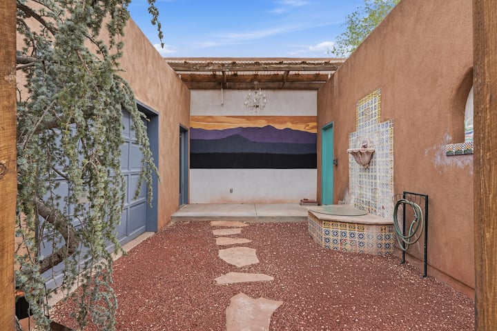 Quaker Heights Blue Cedar Haven - Albuquerque, NM