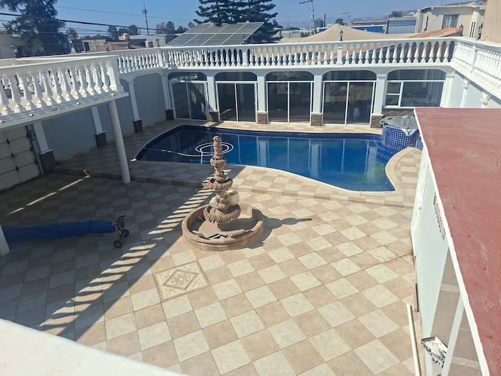 Casa Amplia Con Alberca Y ÁRea Familiar - Ensenada