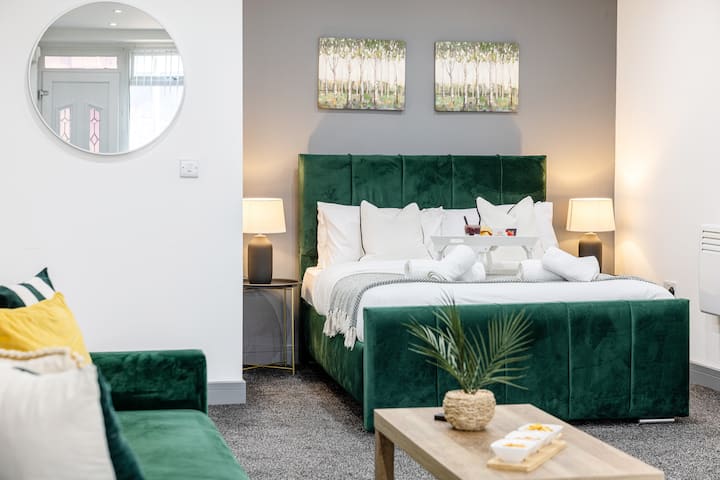 Entire Apartment| Fast Wi-fi| Smarttv| Park Nearby - Staffordshire