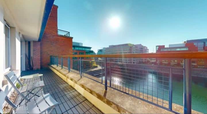 Stunning, Modern City Centre Apartment - Dublin