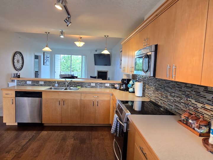 Ocean Shores Condo, In Oyhut Village! 2 Bed 2 Bath - Ocean Shores, WA