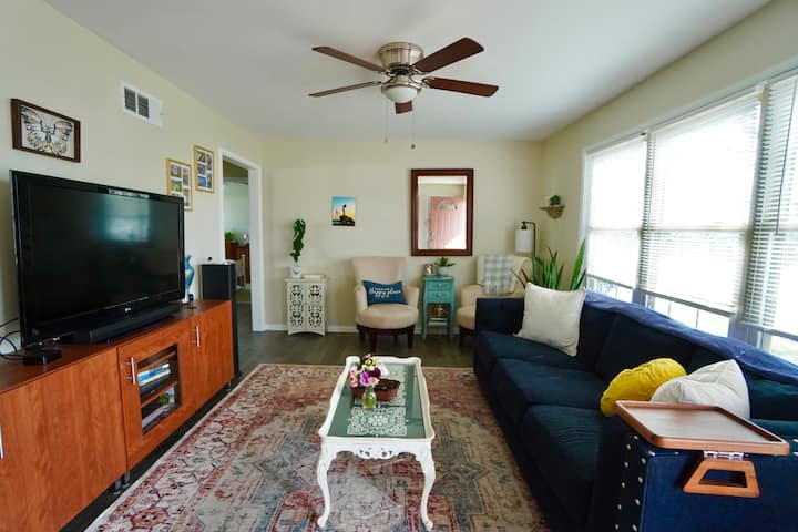 World Cup Stay - Cozy Ranch House - Kansas City, KS