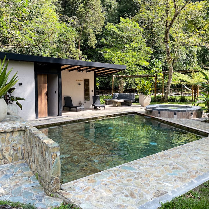 Sanctuary Retreat: Riverfront With Jacuzzi & Pool - Tolima