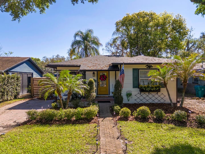 Cozy Vintage Family Retreat - Maitland, FL