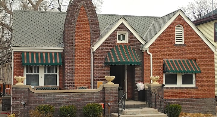 North Elizabeth Cottage - Pueblo West, CO