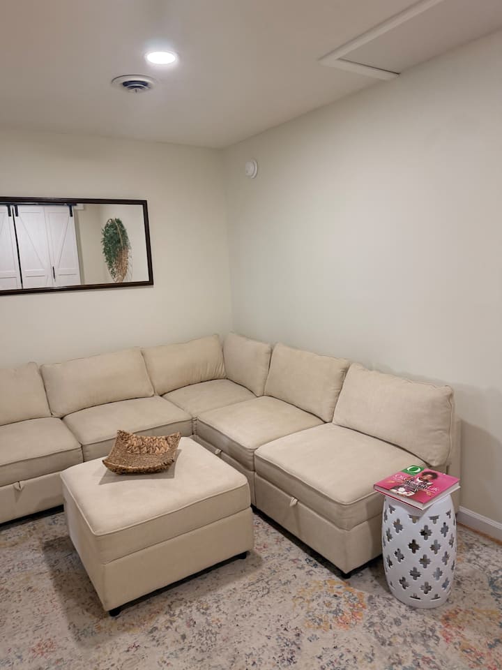 Cozy 1br +Bright Space Near Dining & Shops - Fort Patrick Henry Lake, TN