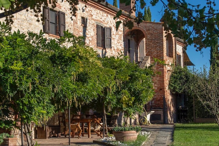 Umbrian Tuscan Countryside Estate Exclusive Buyout - Castiglione del Lago