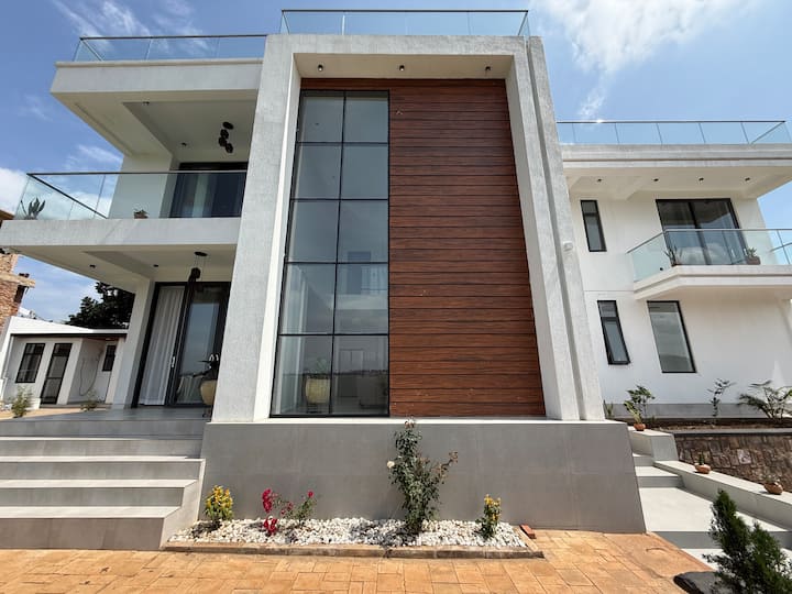 4br Villa | 360° Rooftop & Lake Views - Kigali