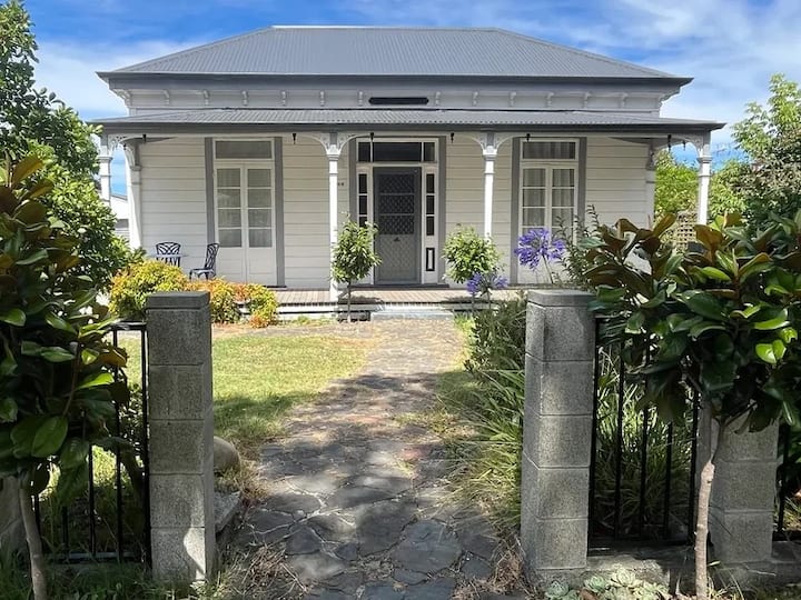 The Clifford - Gisborne