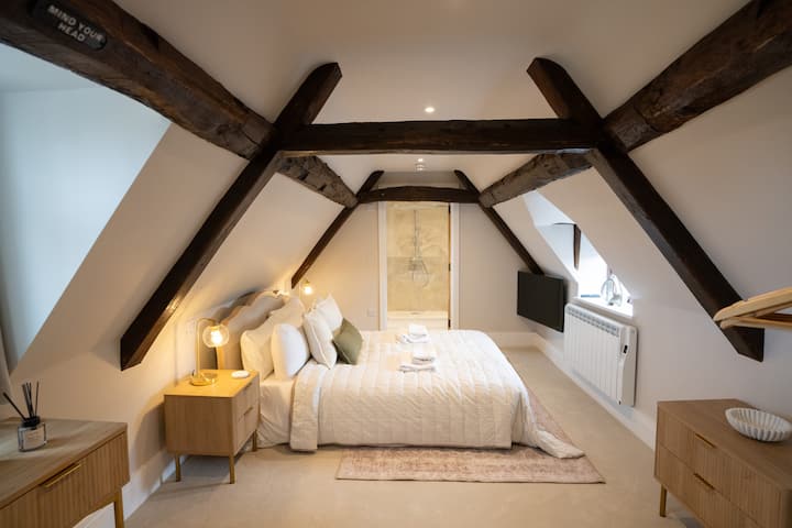 Lygon Lookout | Cotswolds W/roof Terrace-sleeps 2 - Broadway