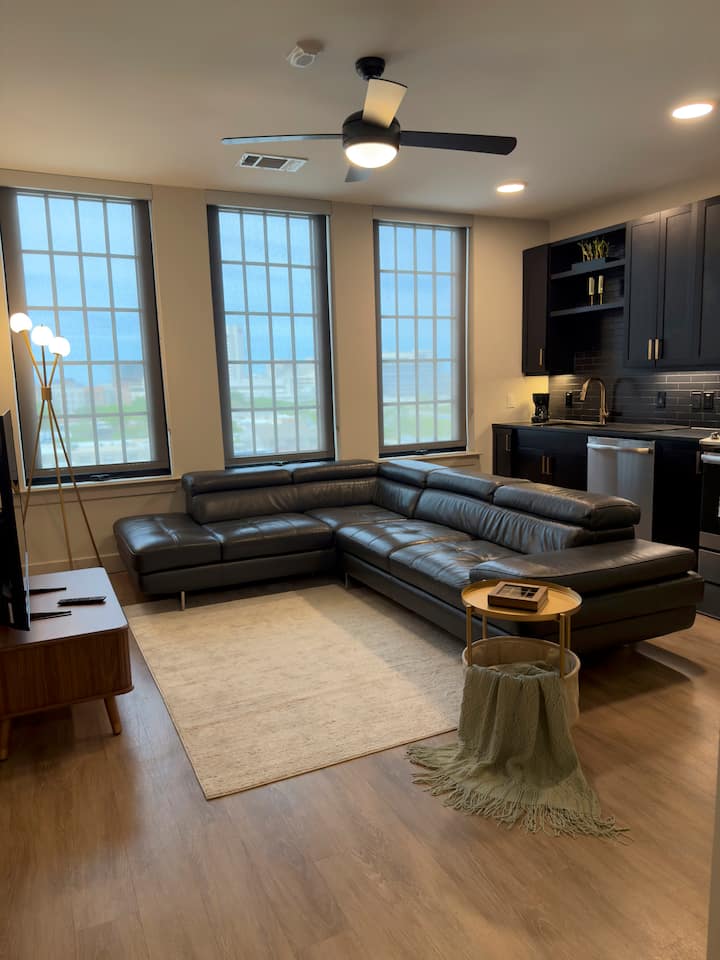 Modern Elegant Retreat In Deep Ellum, Dallas - Dallas, TX