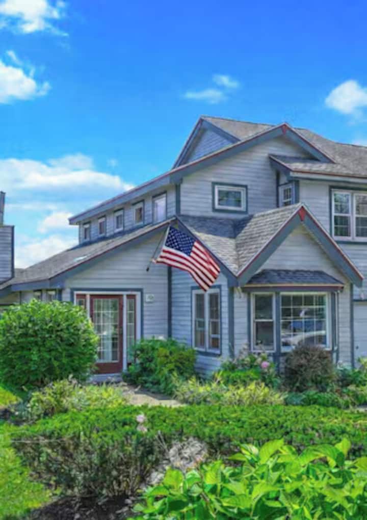 Luxury New Townhouse On Saratoga Lake! - Saratoga Springs, NY