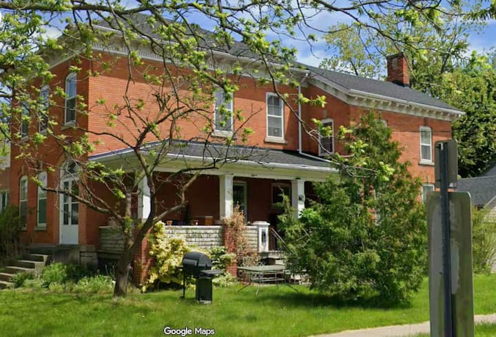 Large 7 Bedroom Heritage Home In St. Catharines - Niagara-on-the-Lake