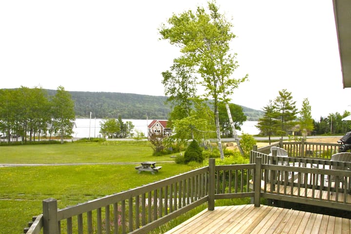Coastal Cottage Suite Overlooking Baddeck Bay - Cape Breton Island