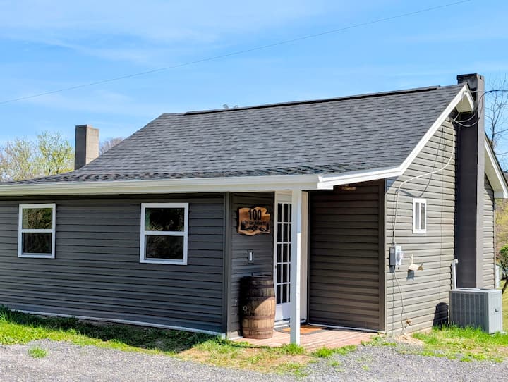 Cozy Country Charm – Mins To Cumberland & Trails - Cumberland, MD