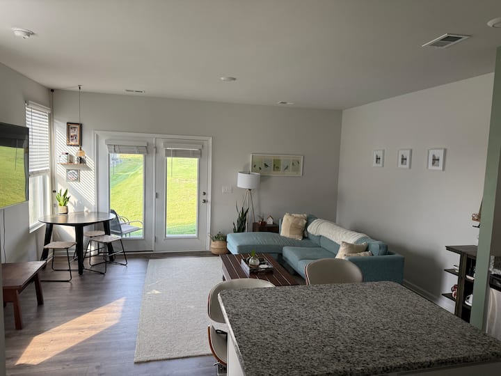 Widgeon Point Cottage - Lebanon, TN