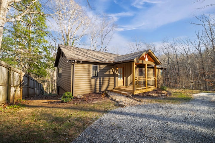 Romantic Cabin W/ Private Adult Experience Space - Blue Ridge, GA