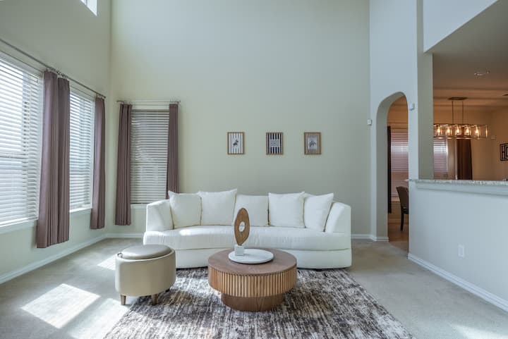 Western Escape | Chisholm Trail Sleeps10+gameroom - Fort Worth, TX