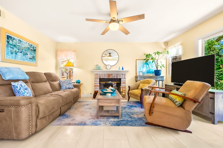 Short Drive To Beaches,relax In Large Yard With Ac - Vista, CA