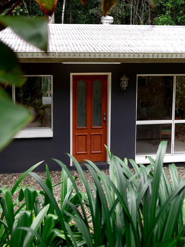 Honeybee House | Cottage In The Rainforest - キュランダ