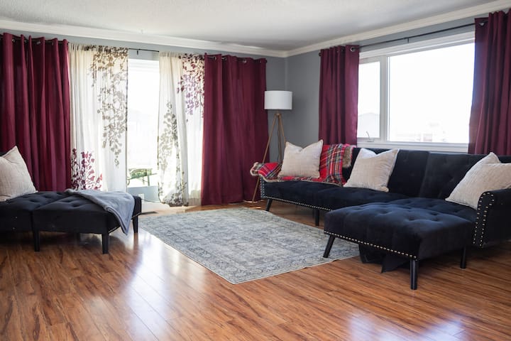 Little Skogg Homestead, Near Jasper National Park - Hinton