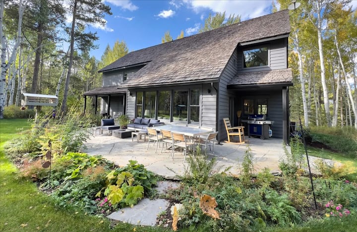 Modern Forest Retreat - Jackson, WY