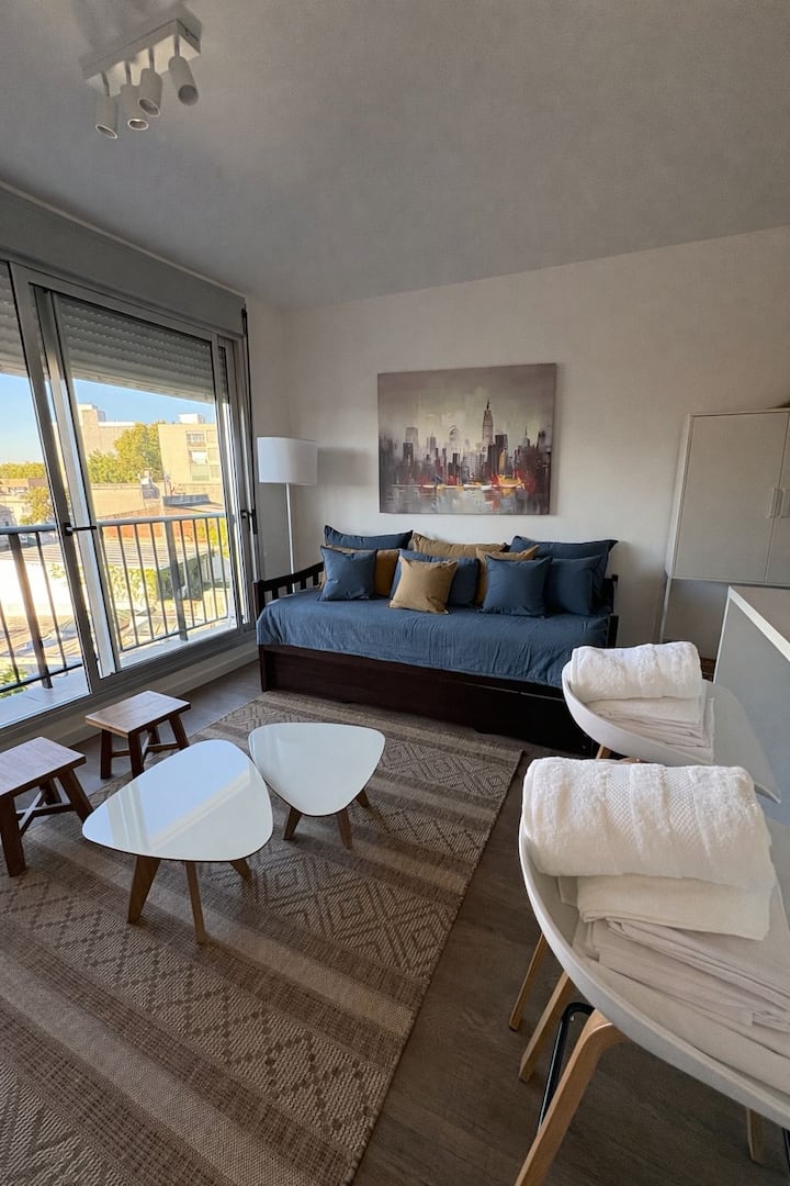 Moderno Y Luminoso En Excelente Punto - Montevidéu